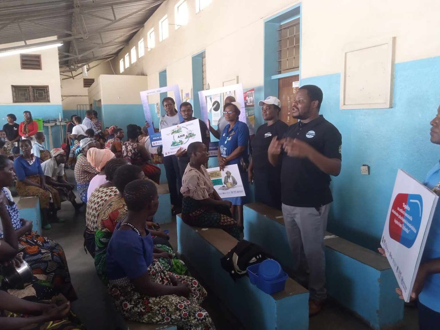 Govt cracks down on illegal drug vending amid rising antimicrobial ...