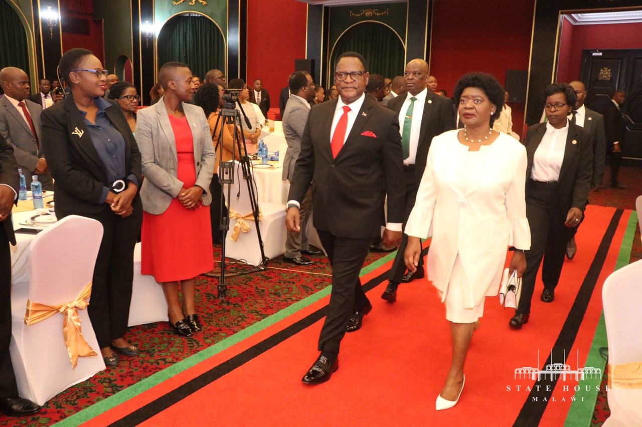 President Chakwera calls on journalists to tell the Malawi story ...