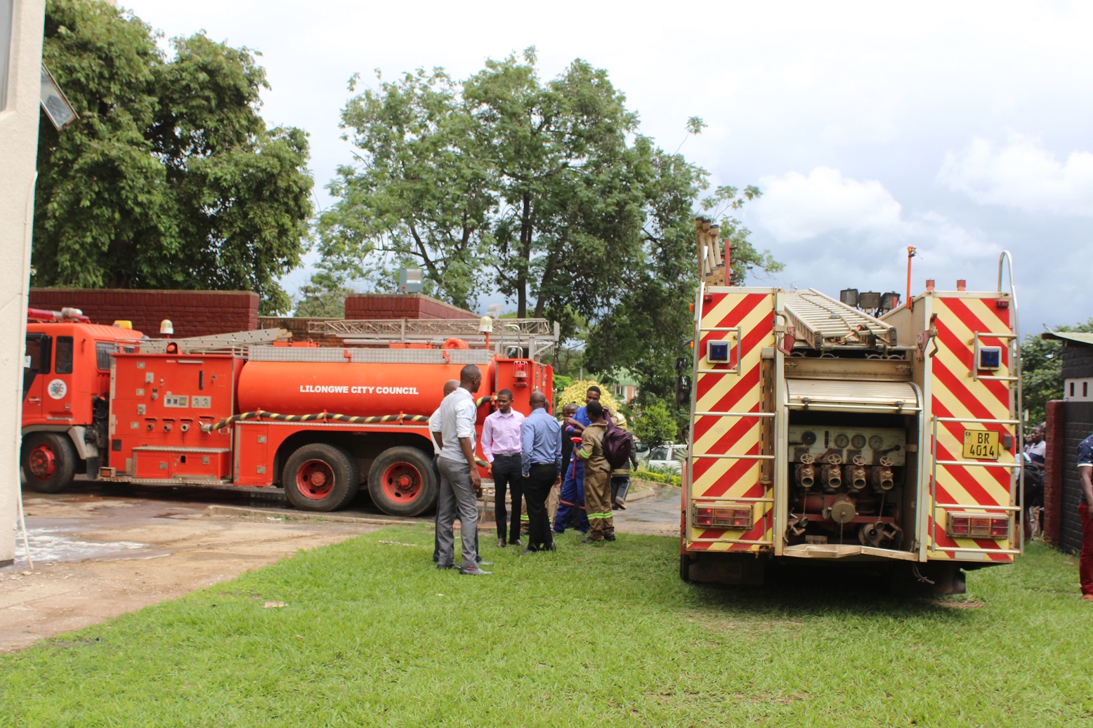 Fire guts Ministry of Agriculture office in Tikwere House: Pictorial ...