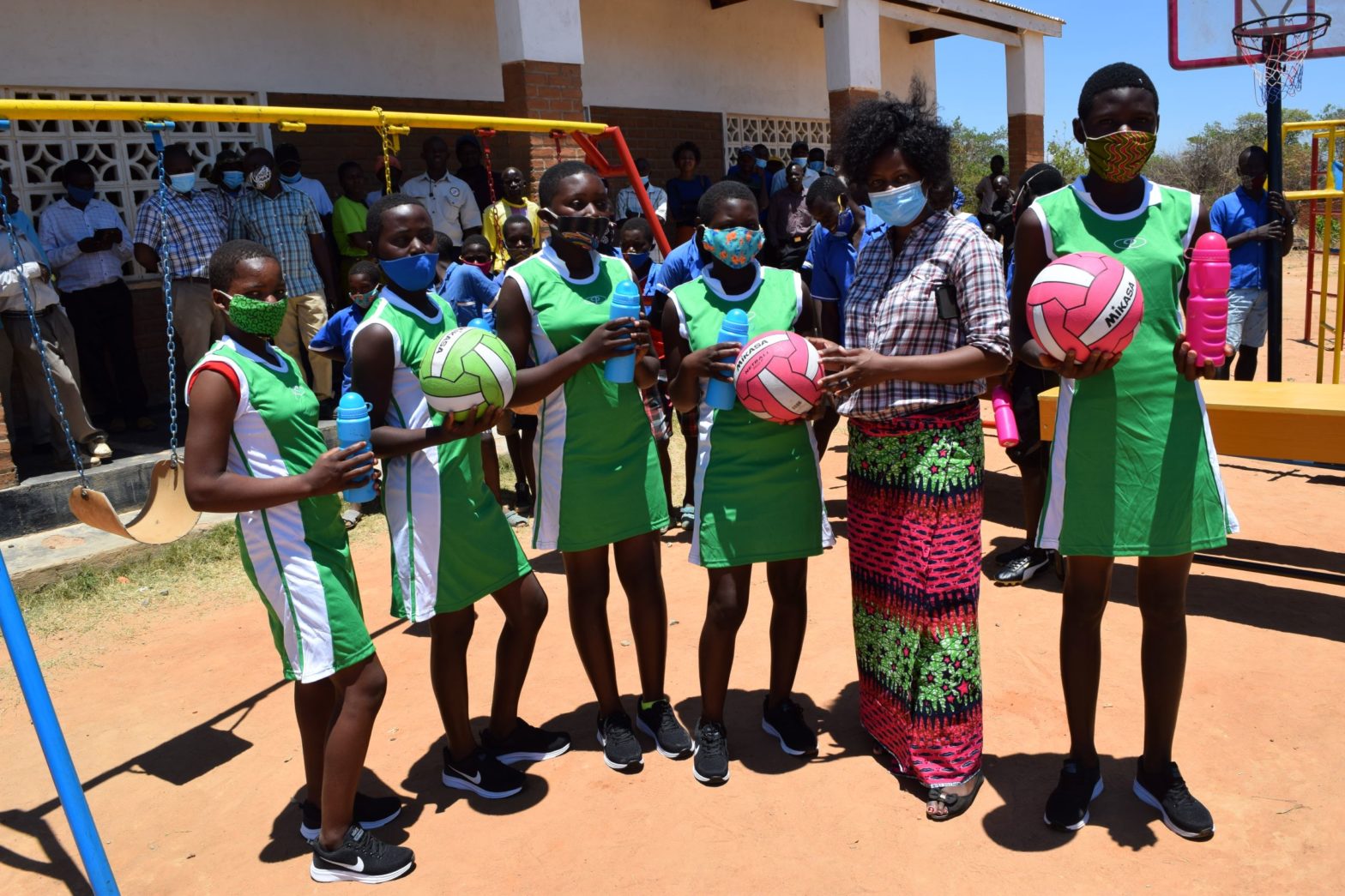 Limbe Leaf donates K40m school equipment to Mzimba: ‘Corporate social ...