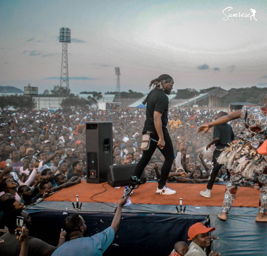 Tay Grin wows his Blantyre fans with free show - Malawi Nyasa Times ...
