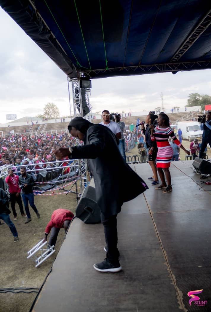Gwamba steals show at star-studded Independence Day Ufulu Festival ...