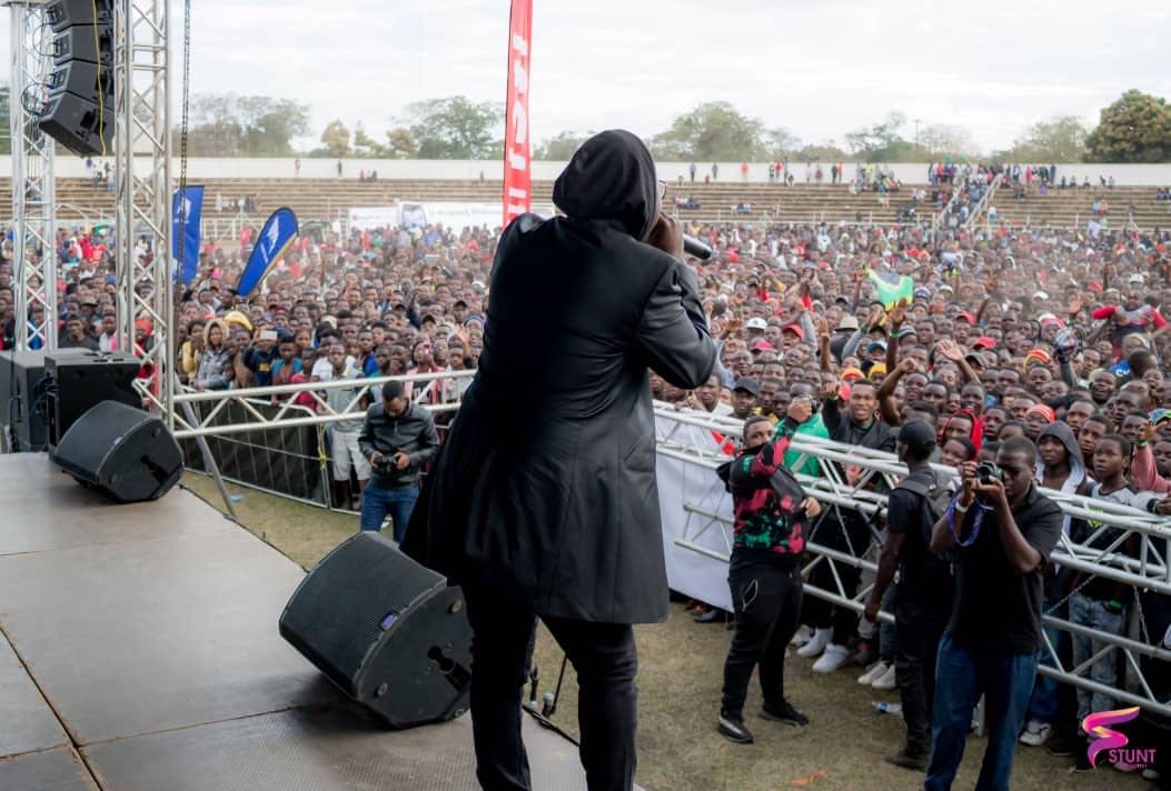 Gwamba steals show at star-studded Independence Day Ufulu Festival ...