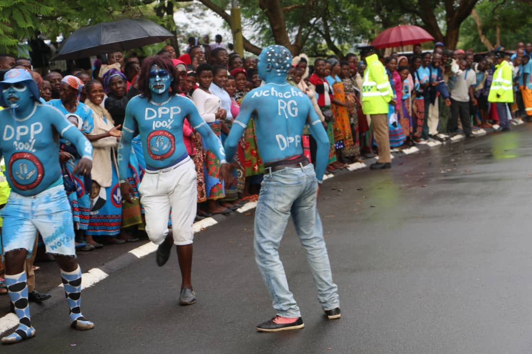 Mutharika holds traffic for hours after Blantyre rapturous welcome ...