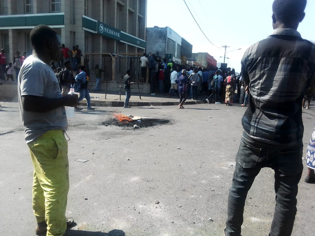 No peace in Malawi: Limbe vendors clash with Blantyre City Council ...