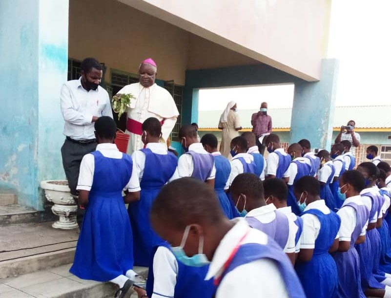Bishop Mtumbuka blesses St Mary’s Karonga Girls ahead of MSCE exams ...