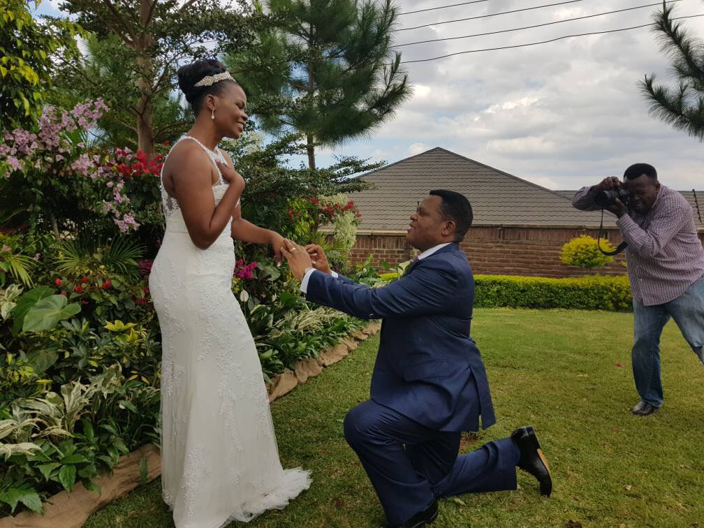 Pictorial: Mukhito ties knot in show of love at Catholic church ...