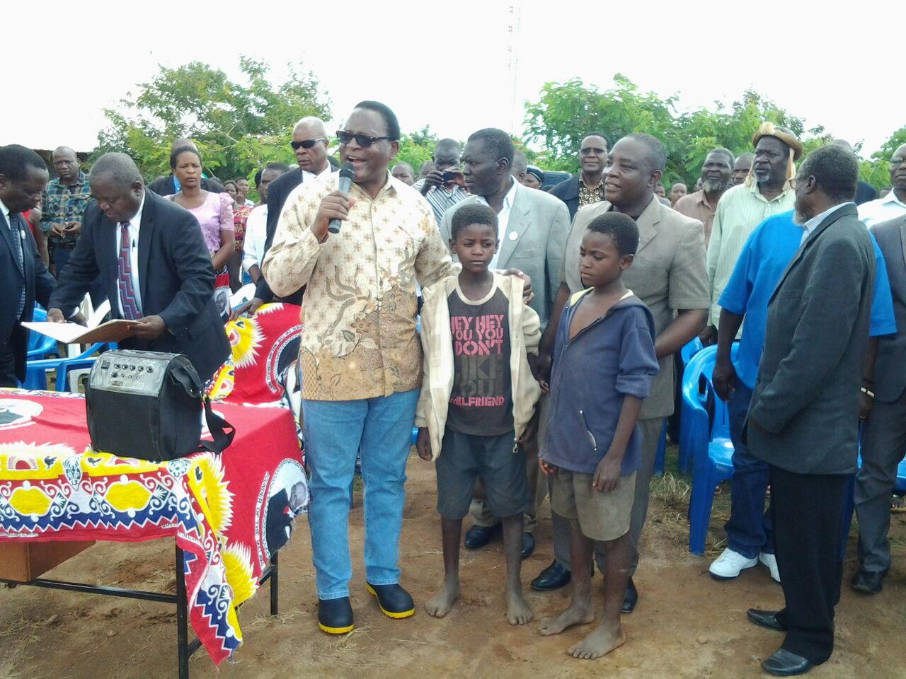 Chakwera visists Lilongwe flood victims: Donates food - Malawi Nyasa ...