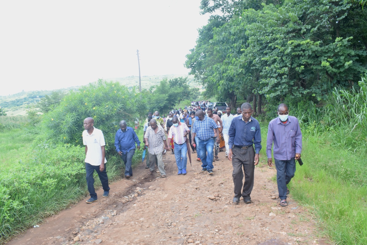 Pictorial: Veteran journalist Felix Mponda buried in an emotional ...